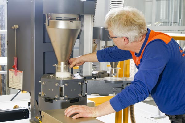 Fibre-reinforced thermoplastic for the new generation of electric cars - Eltra Engineering